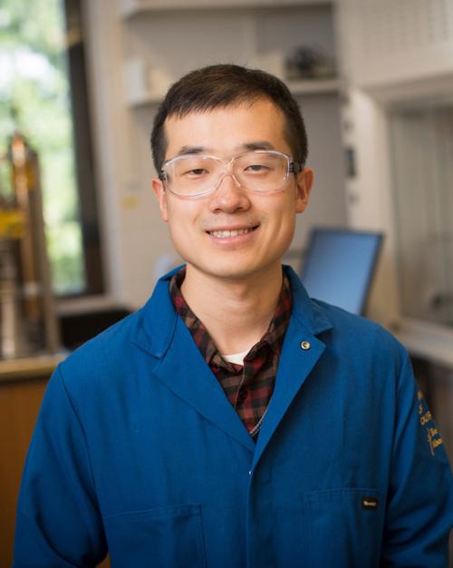 Song Lin wins EPA Green Chemistry Challenge award